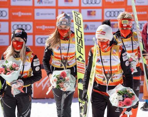 Österreichs Skispringerinnen gewinnen nach einem Durchgang in Chaikovsky